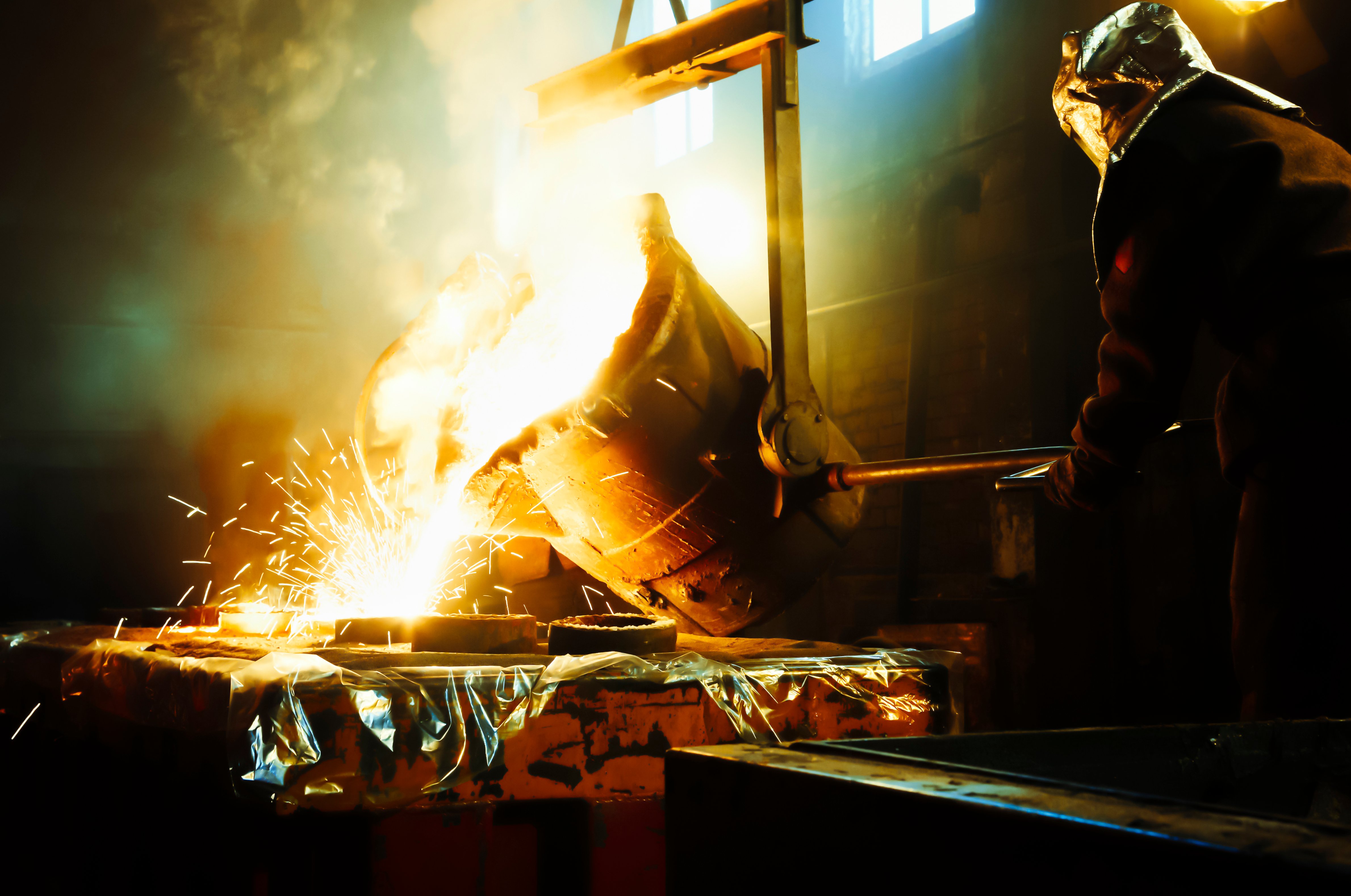 Levasil colloidal silica binder for refractory materials